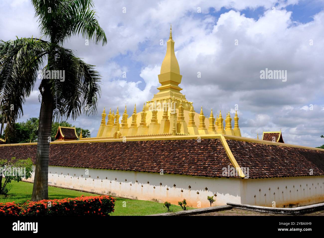 Pha That Luang, 'Great Stupa' is a gold-covered large Buddhist stupa in ...