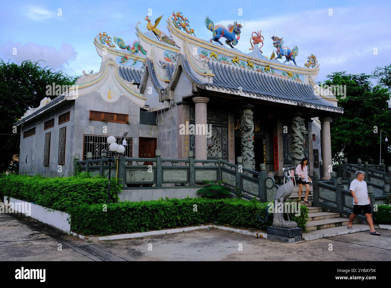 Fudde Miao Temple.A Chinese temple by the Mekong River. Vientiane, Laos ...