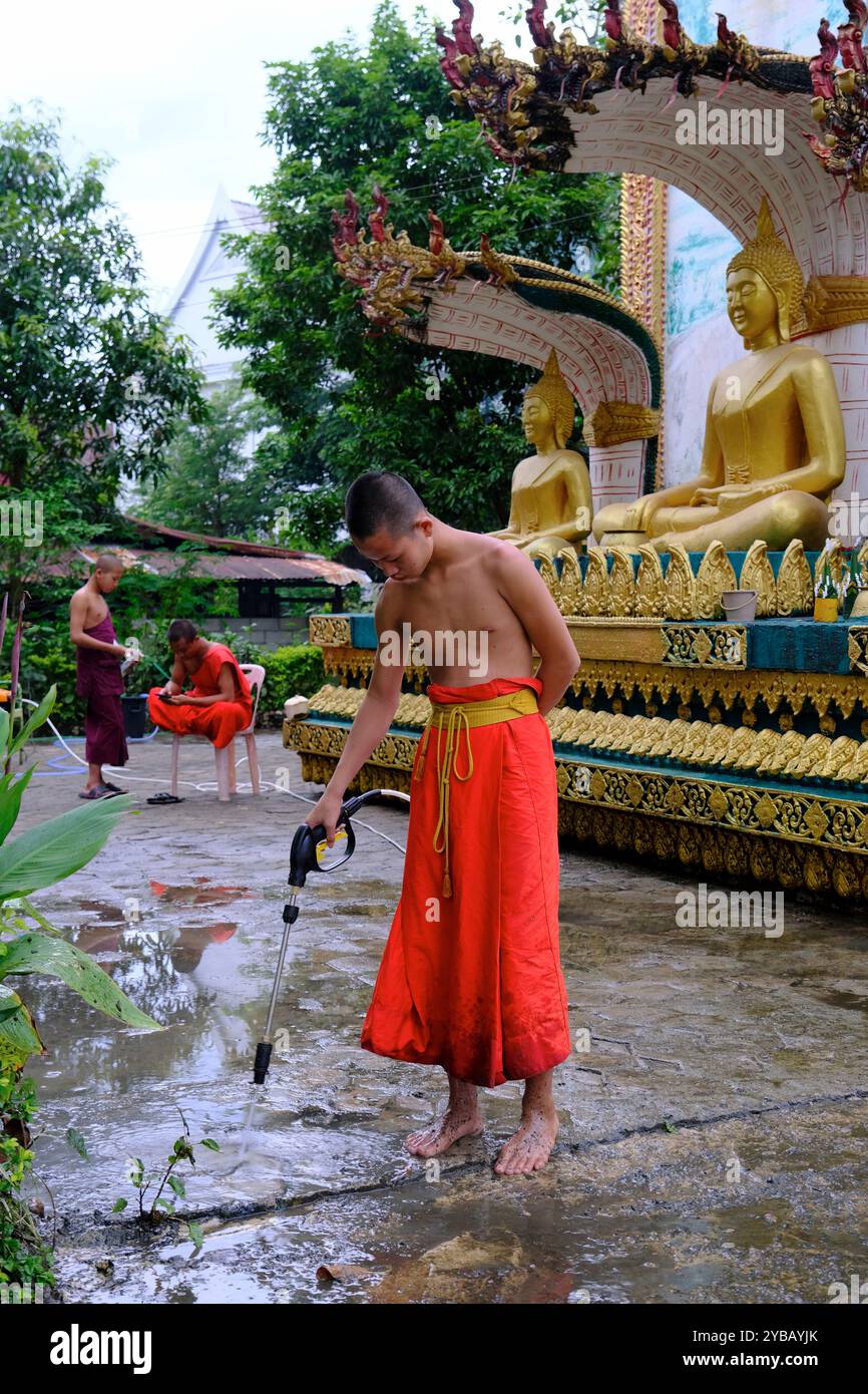 Indochina two young monks hi-res stock photography and images - Alamy