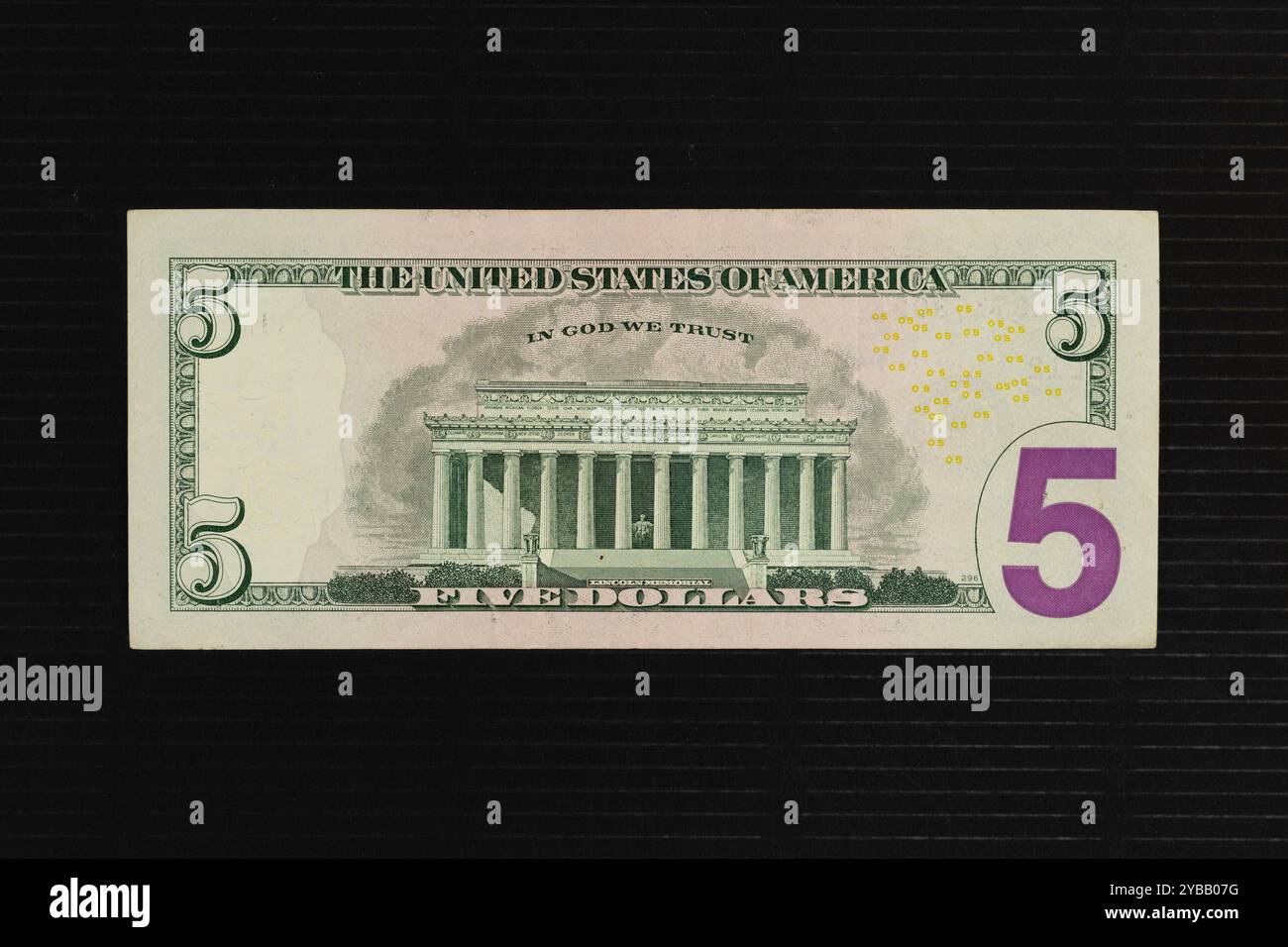 5 Dollar Bill Reverse Side Featuring Lincoln Memorial Stock Photo - Alamy