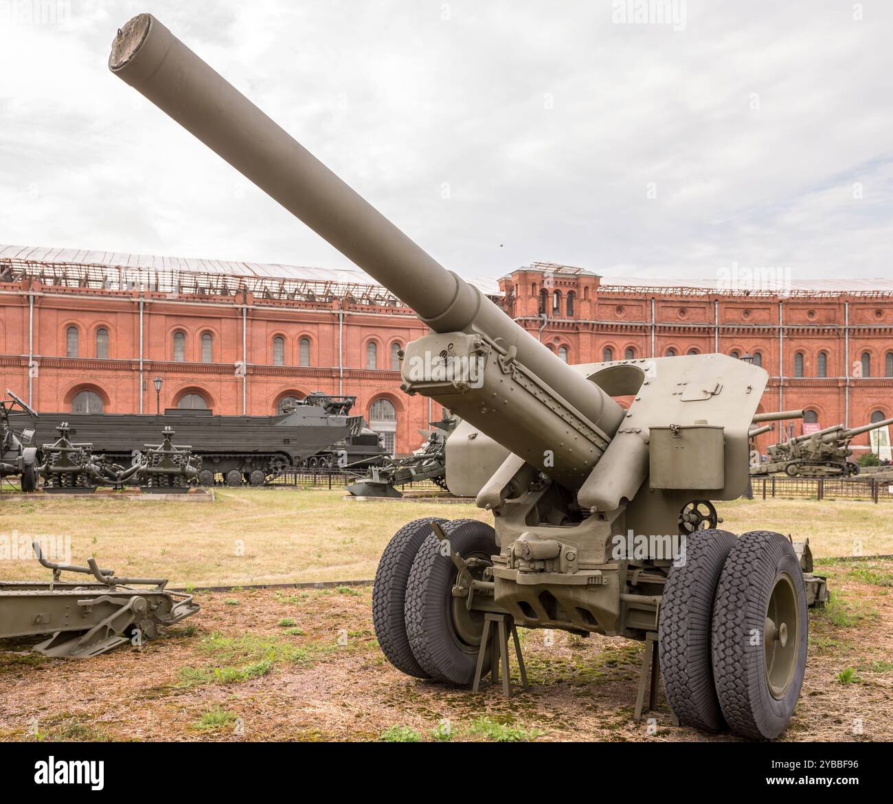 RUSSIA; SAINT-PETERSBURG - JULY 8- 152-mm howitzer, mod.1938 (M-10) Weight, kg: guns - 4150 ...