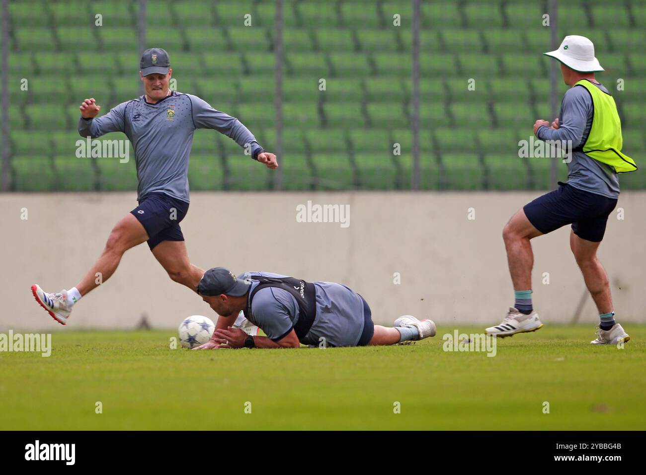 South Africa Team attends practice session at the Sher-e-Bangla ...