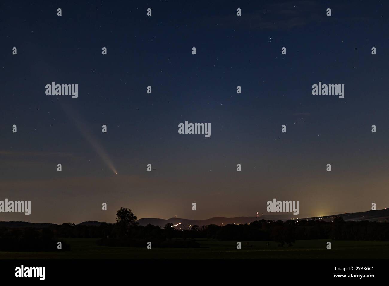 Komet c 2023 a3 tsuchinshan atlas hi-res stock photography and images ...