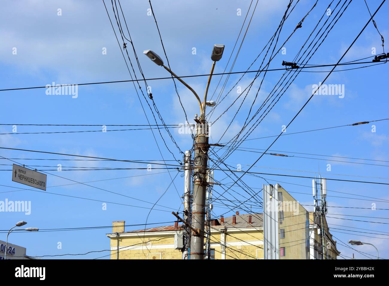 Wiring wire street light hi-res stock photography and images - Alamy