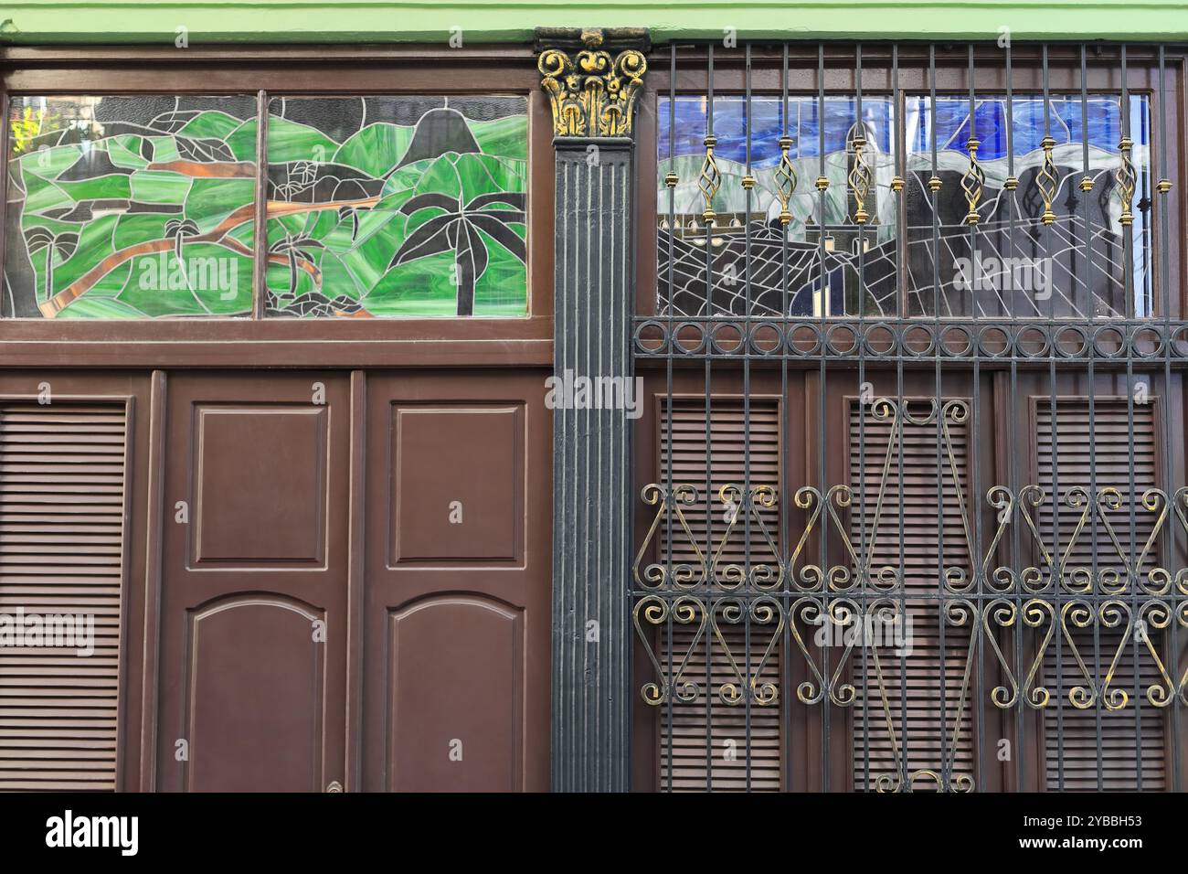 Havana cuba stained glass windows hi-res stock photography and images ...