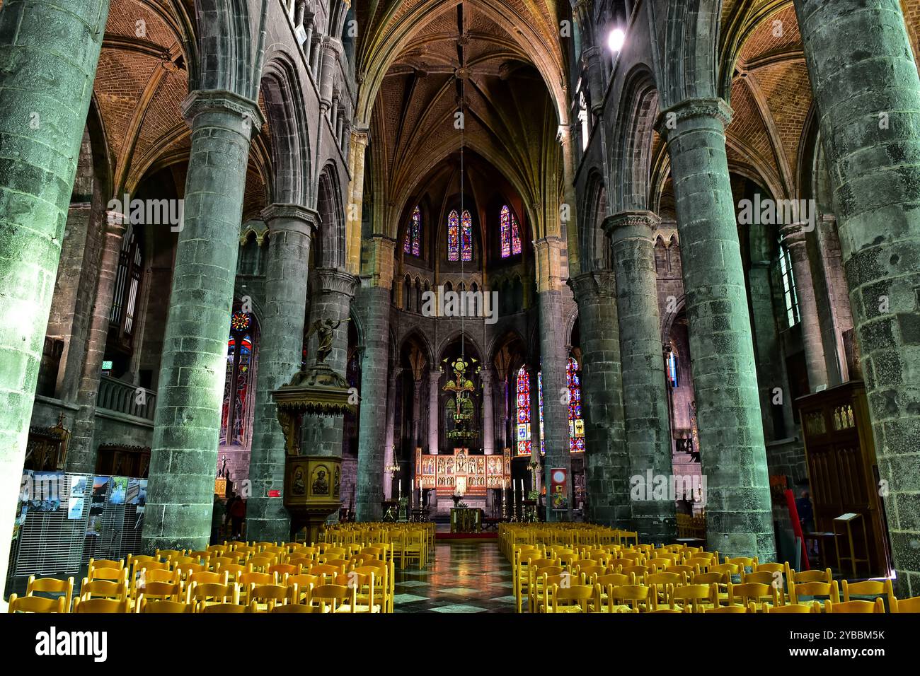 Interior of 13th Century Gothic style Collegiate Church of Our Lady of ...