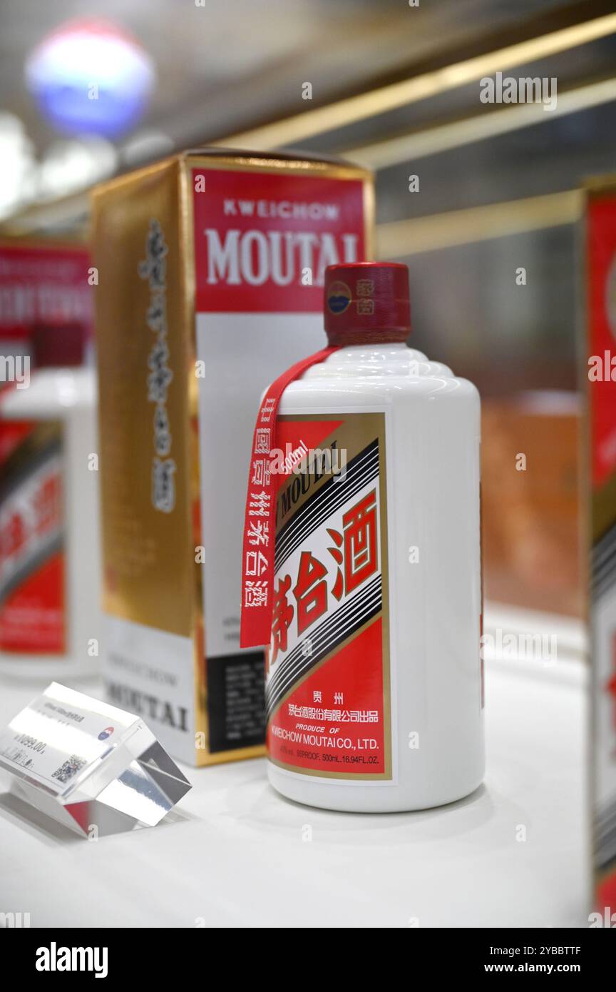 Peking, China. 29th Sep, 2024. A bottle of the Chinese liquor brand Kweichow Moutai stands in ...