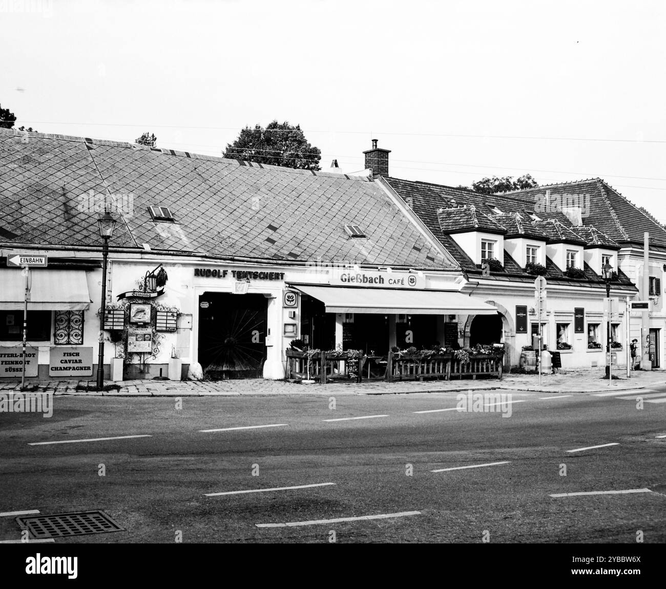 Grinzing district hi-res stock photography and images - Alamy