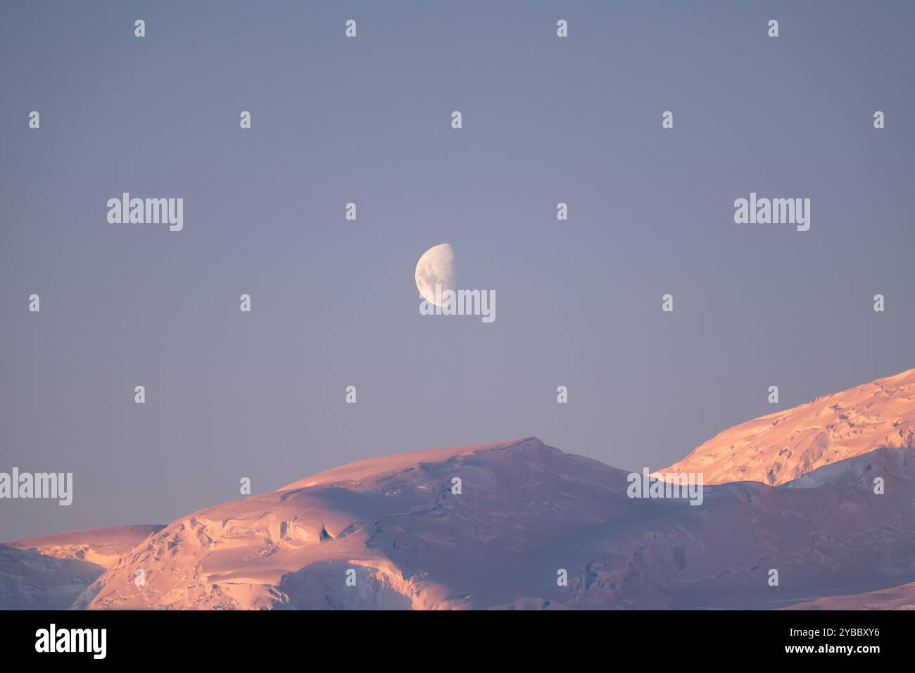 Iceberg with full moon hi-res stock photography and images - Alamy