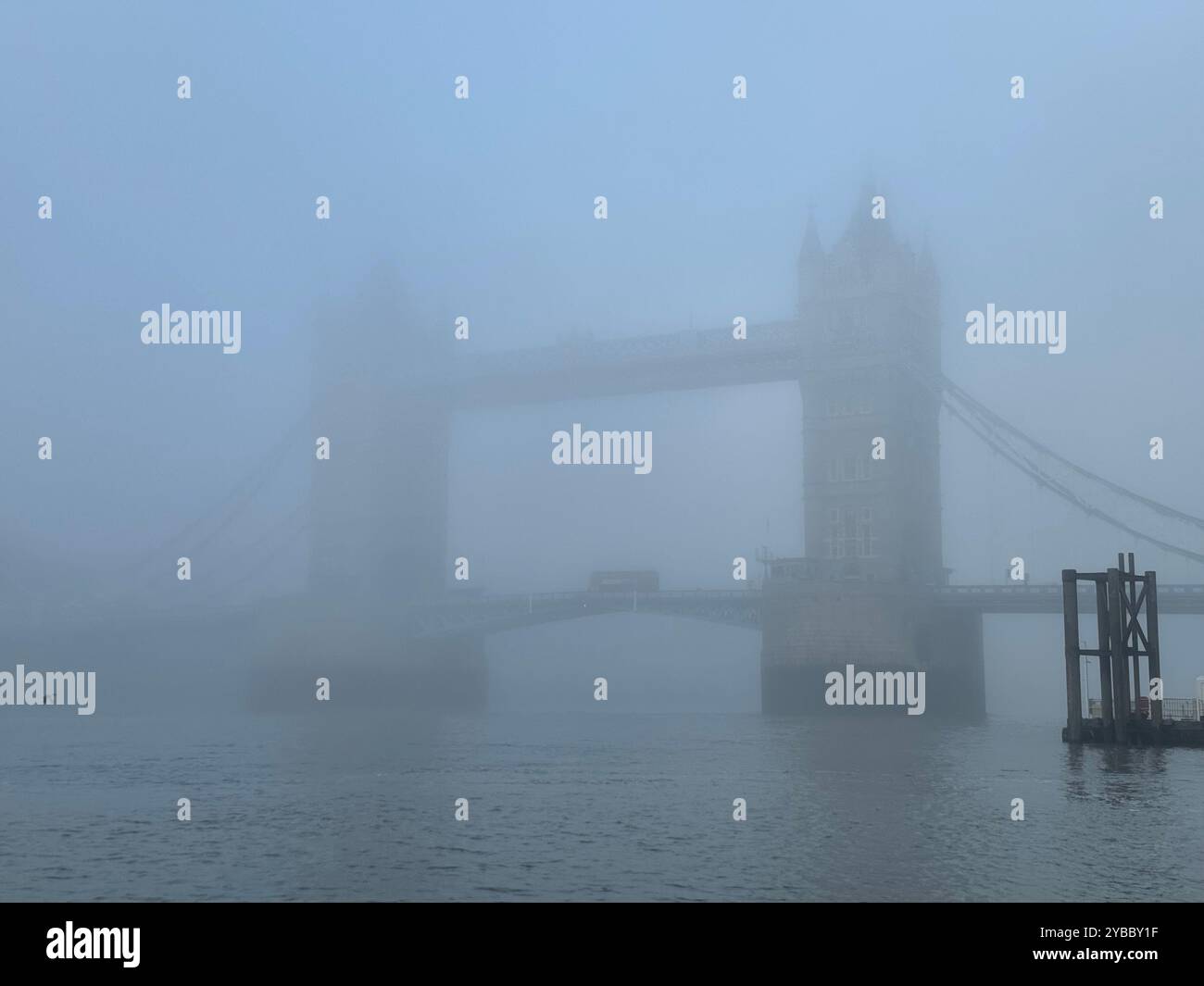 Foggy morning walk along the foreshore near Tower Bridge and Hermitage ...