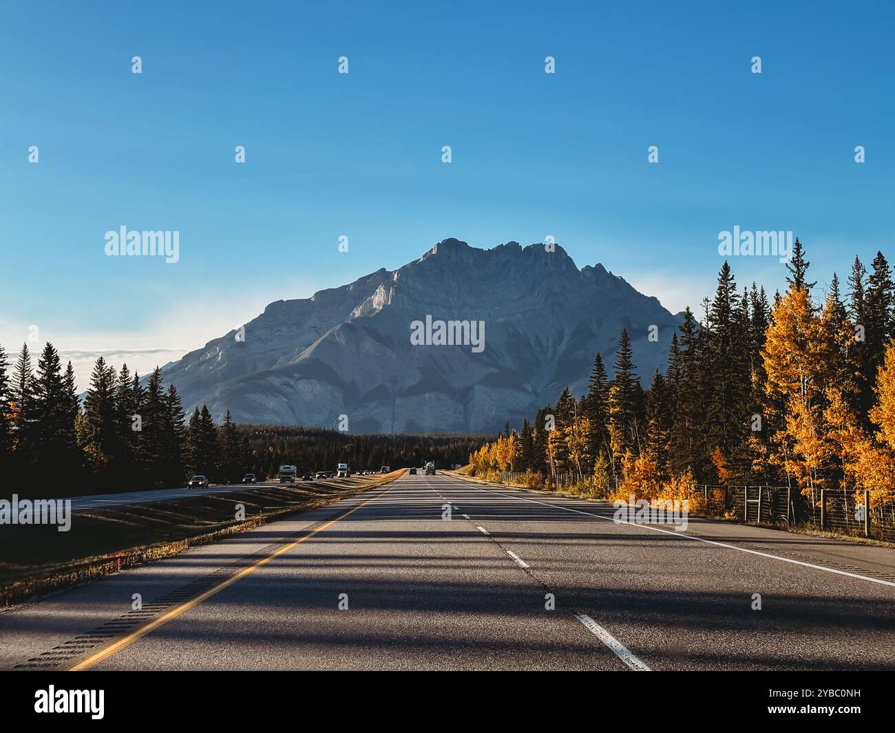 Highway through banff national park hi-res stock photography and images ...