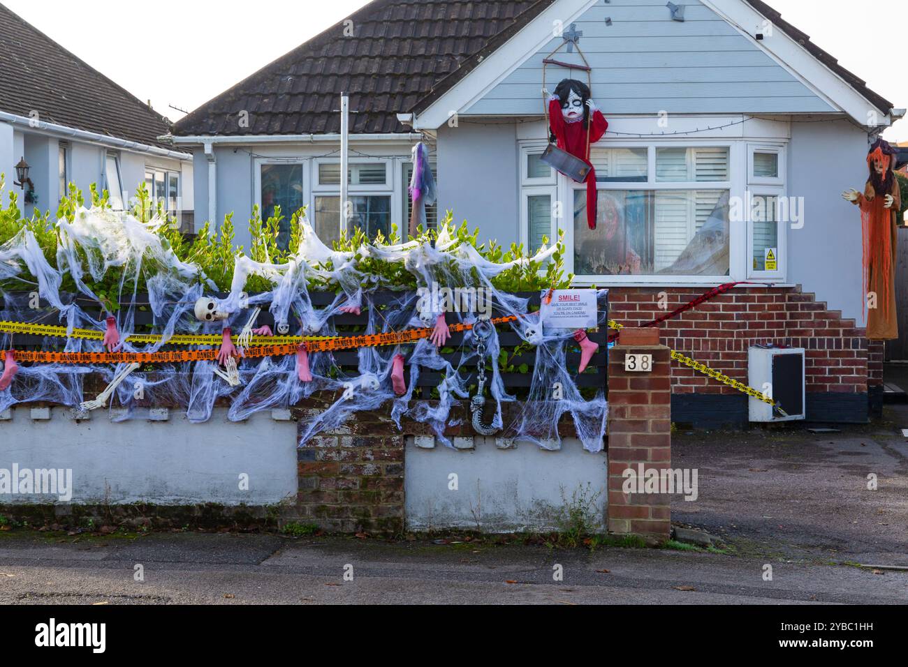 Poole, Dorset, UK. 18th October 2024. Preparing for Halloween with ...