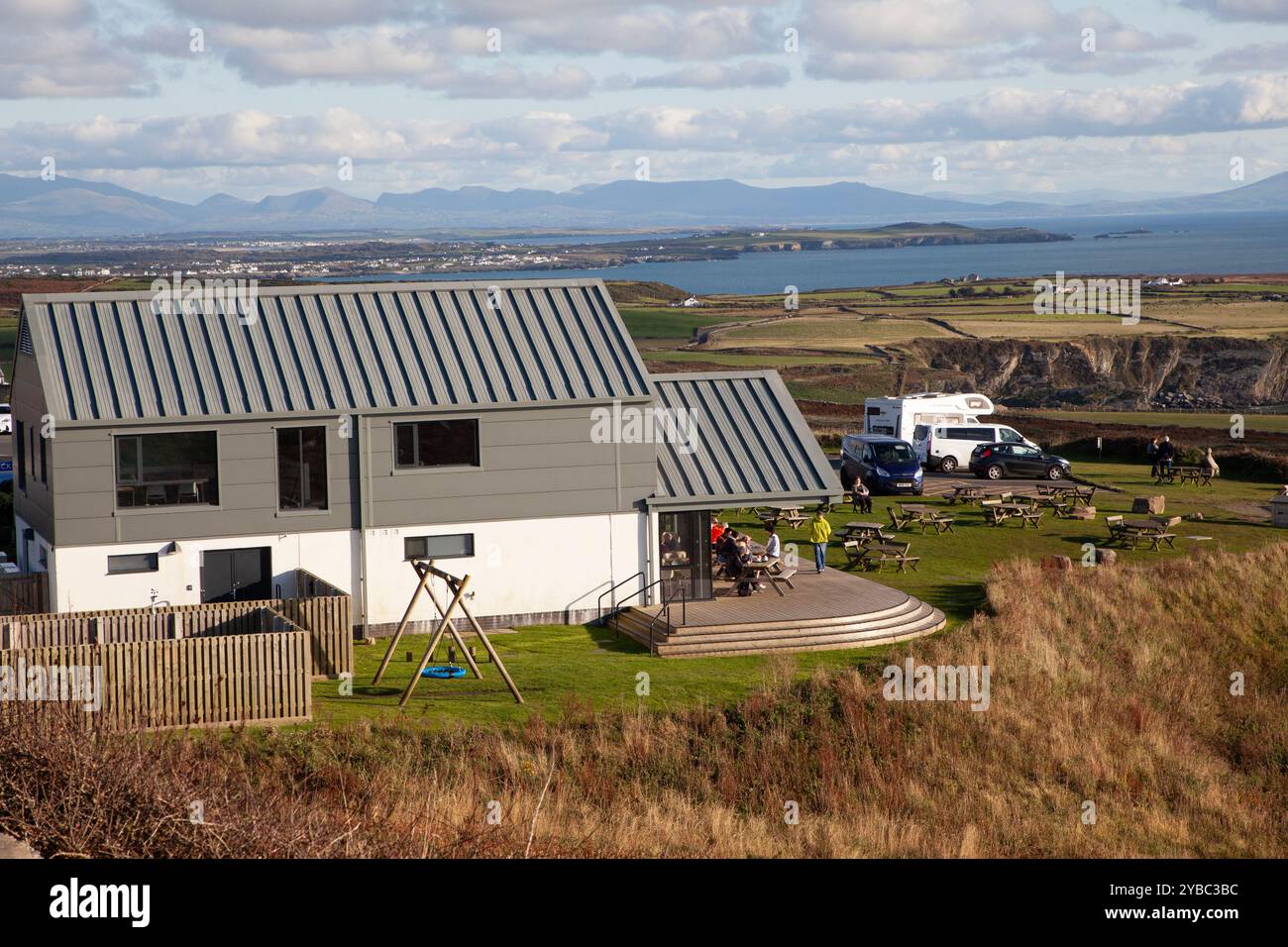 South Stack Lighthouse, South Stack Cliffs Nature Reserve, Anglesey ...