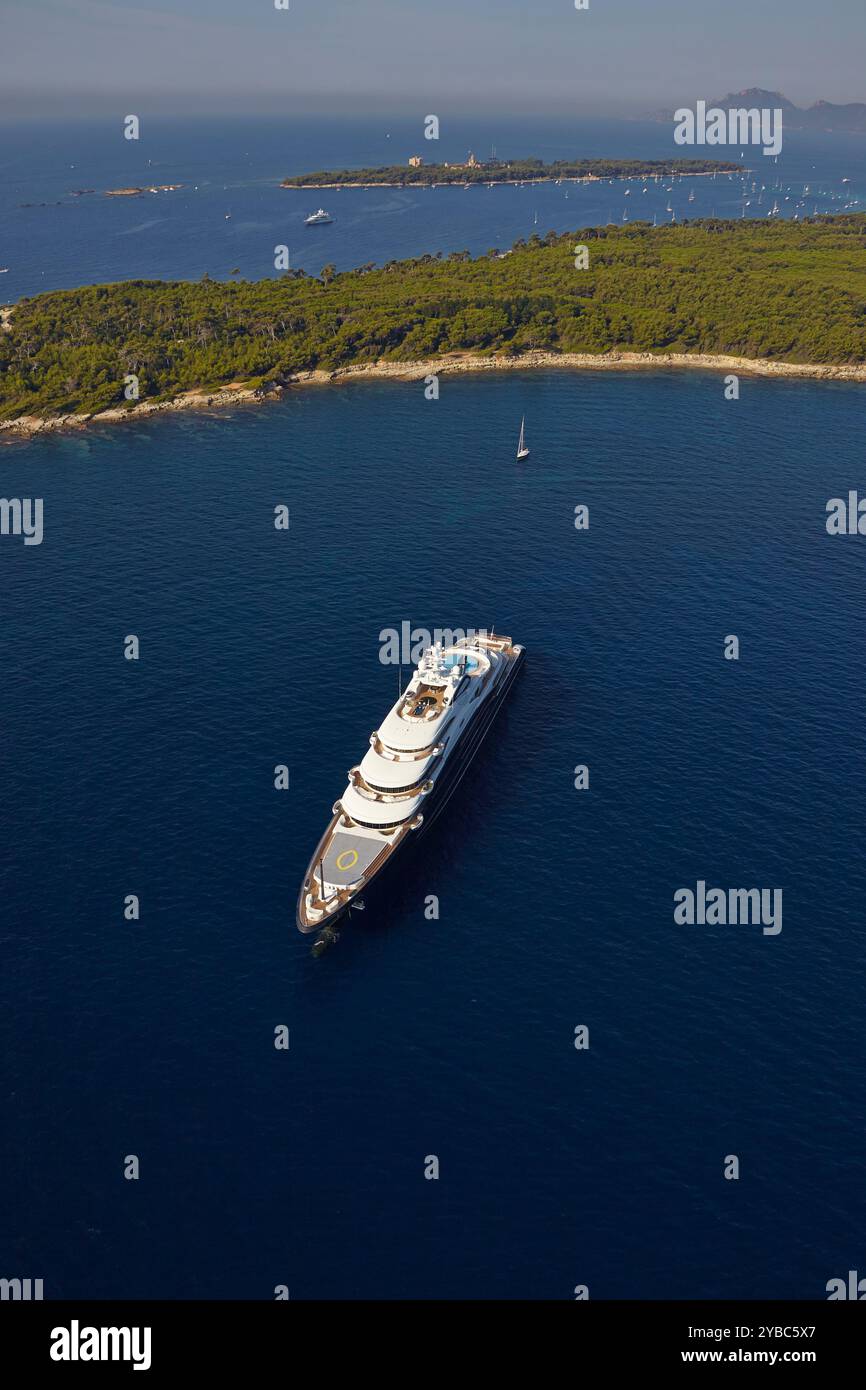 Helicopter aerial photos of the 134m megayacht Serene owned by Mohammed ...