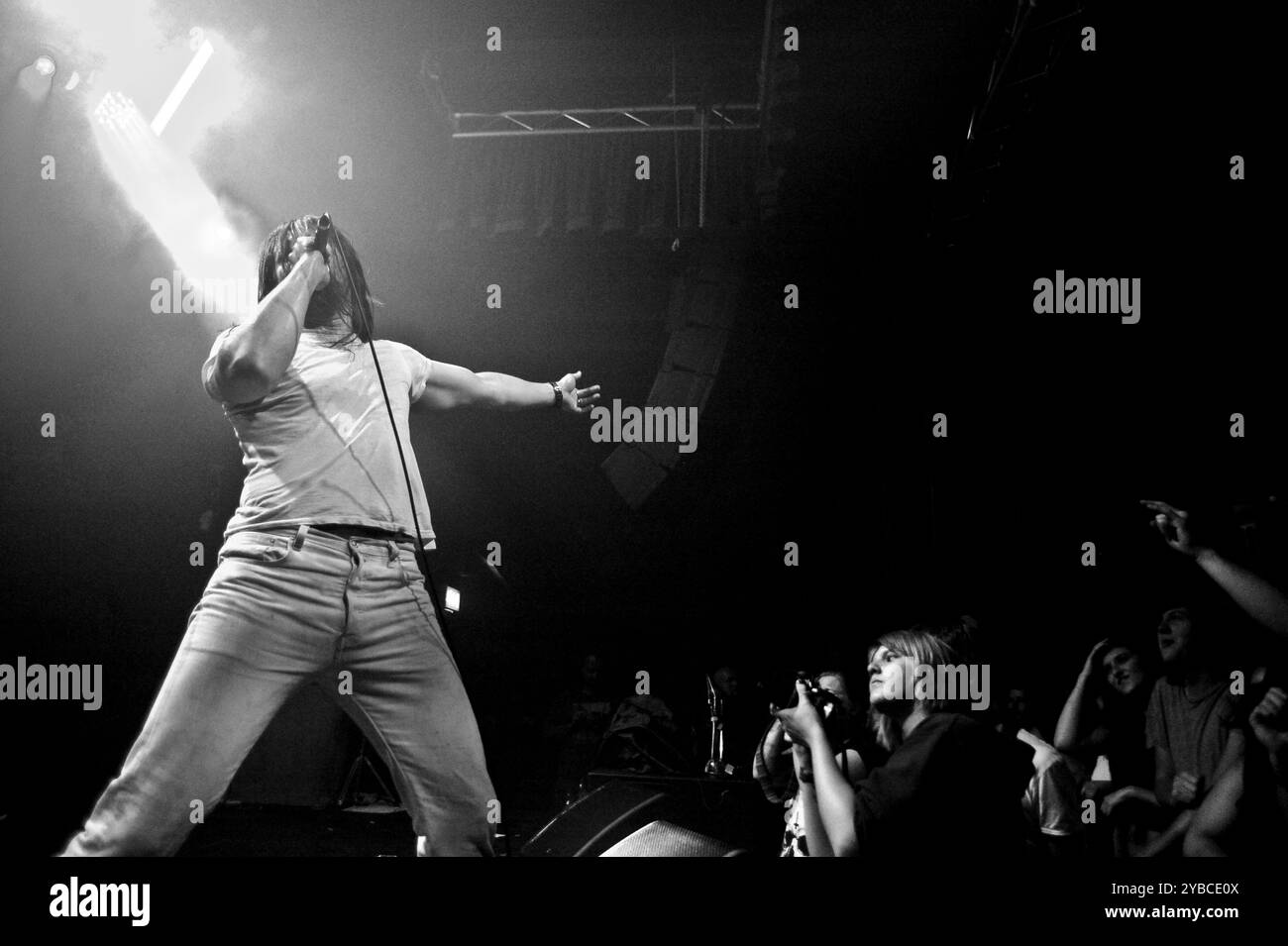 Andrew singer Black and White Stock Photos & Images - Alamy