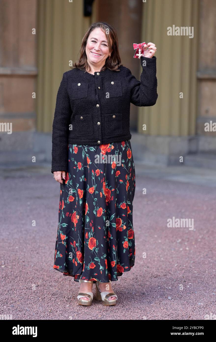 Arabella Weir, the Artistic Director Kirkcaldy Festival of Ideas and ...