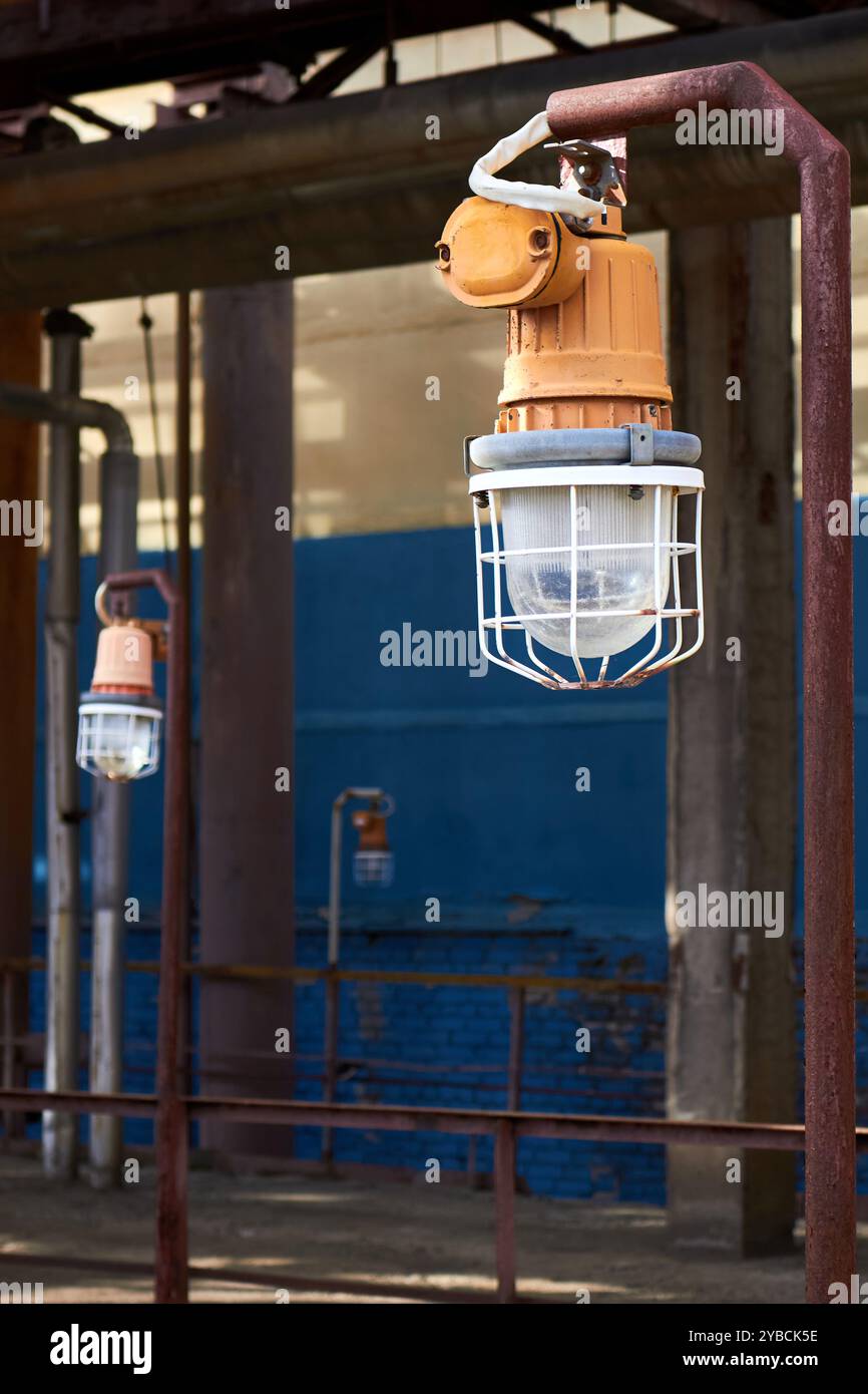 Lighting mast with lantern in explosion-proof and fire-proof design ...