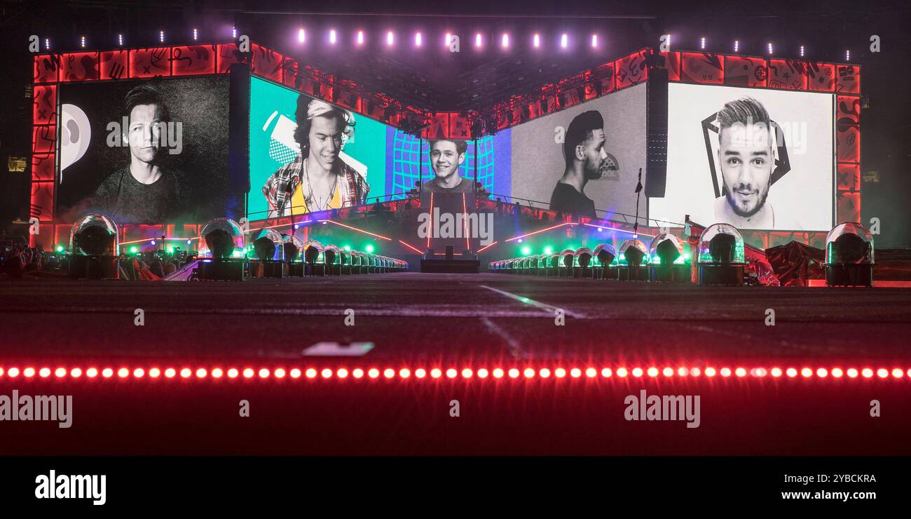 One direction what makes you beautiful hi-res stock photography and ...