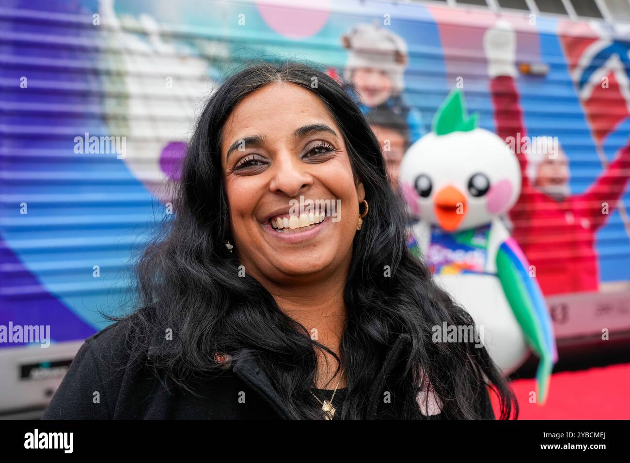 Oslo 20241018. Culture Minister Lubna Jaffery (Ap) unveils Ski WC train ...