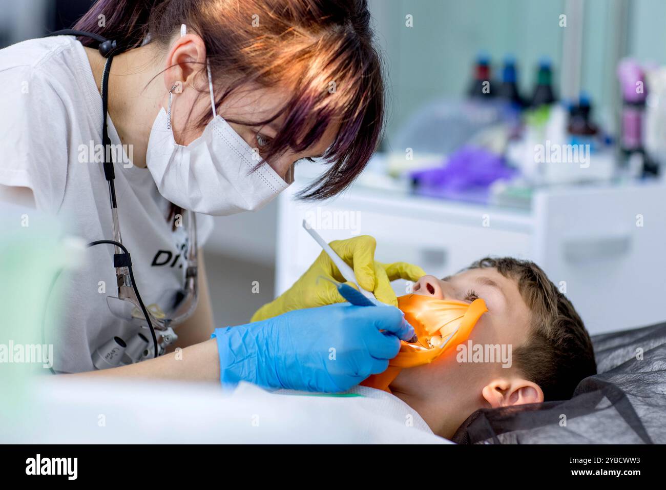 Childrens dentistry first examination hi-res stock photography and ...