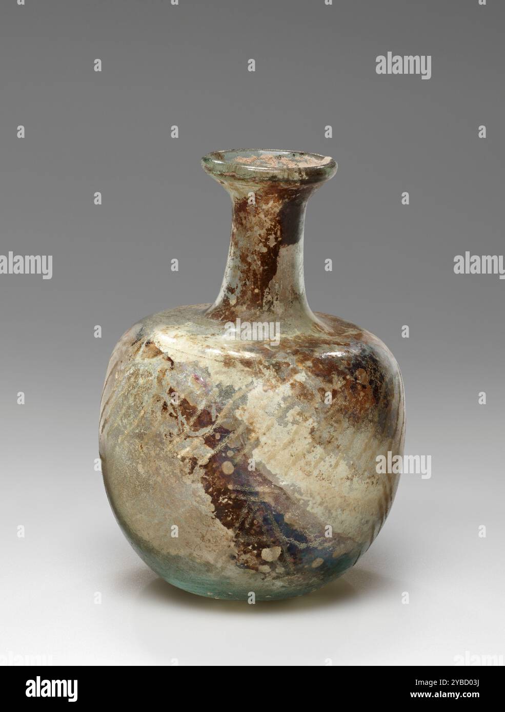 Greek eastern mediterranean glass hi-res stock photography and images ...