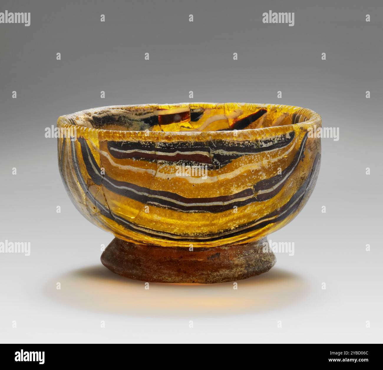 Alternating dark red hi-res stock photography and images - Alamy