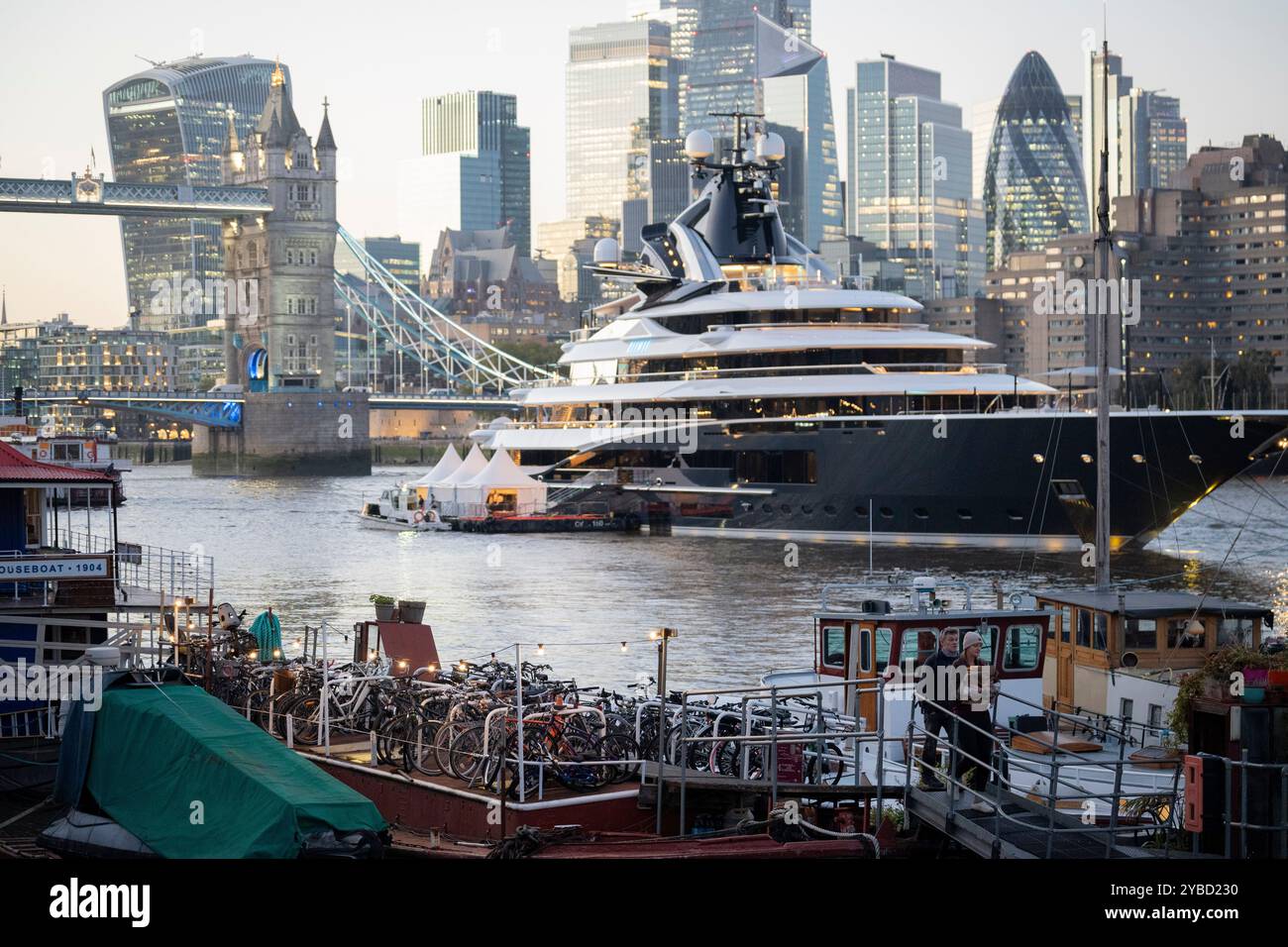 The superyacht 'Kismet' is seen infront of the 'Tower Bridge Moorings ...