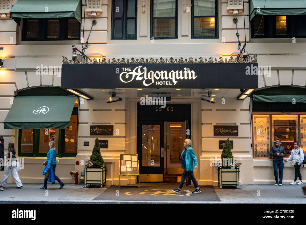 The Algonquin Hotel is a luxury historic landmark in Times Square ...