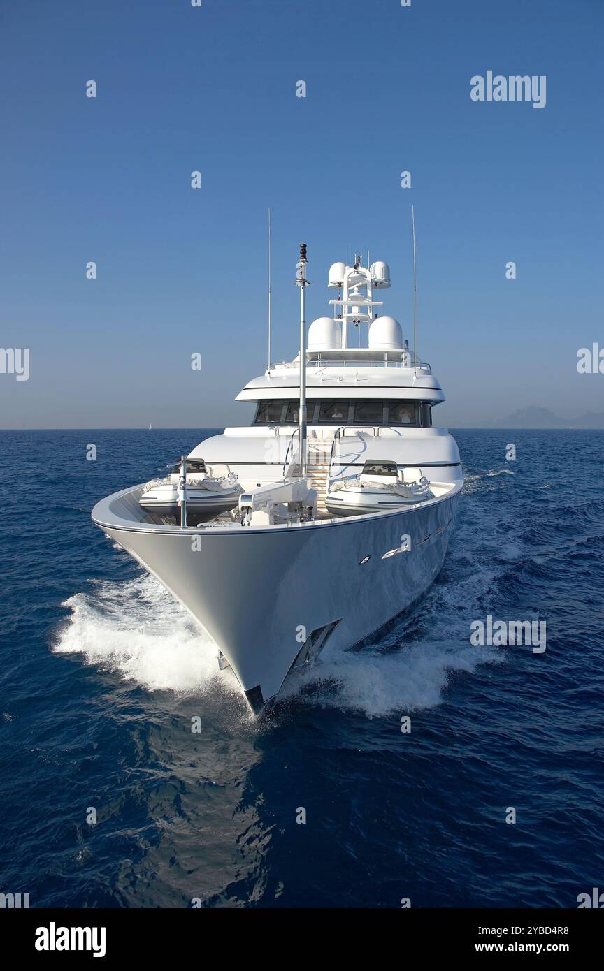 Aerial helicopter photo of the 55m Feadship superyacht Hurricane Run ...