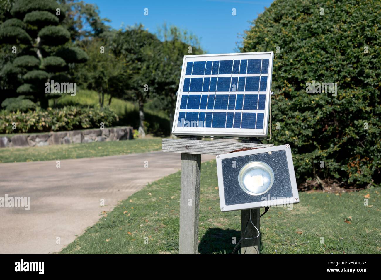 Solar cell street light hi-res stock photography and images - Alamy