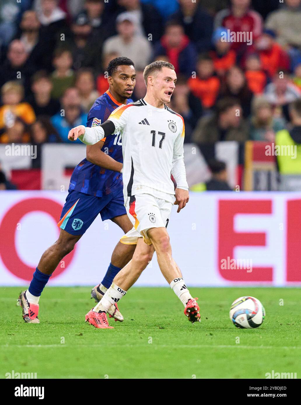 Florian Wirtz, Nr. 17 DFB compete for the ball, tackling, duel, header ...