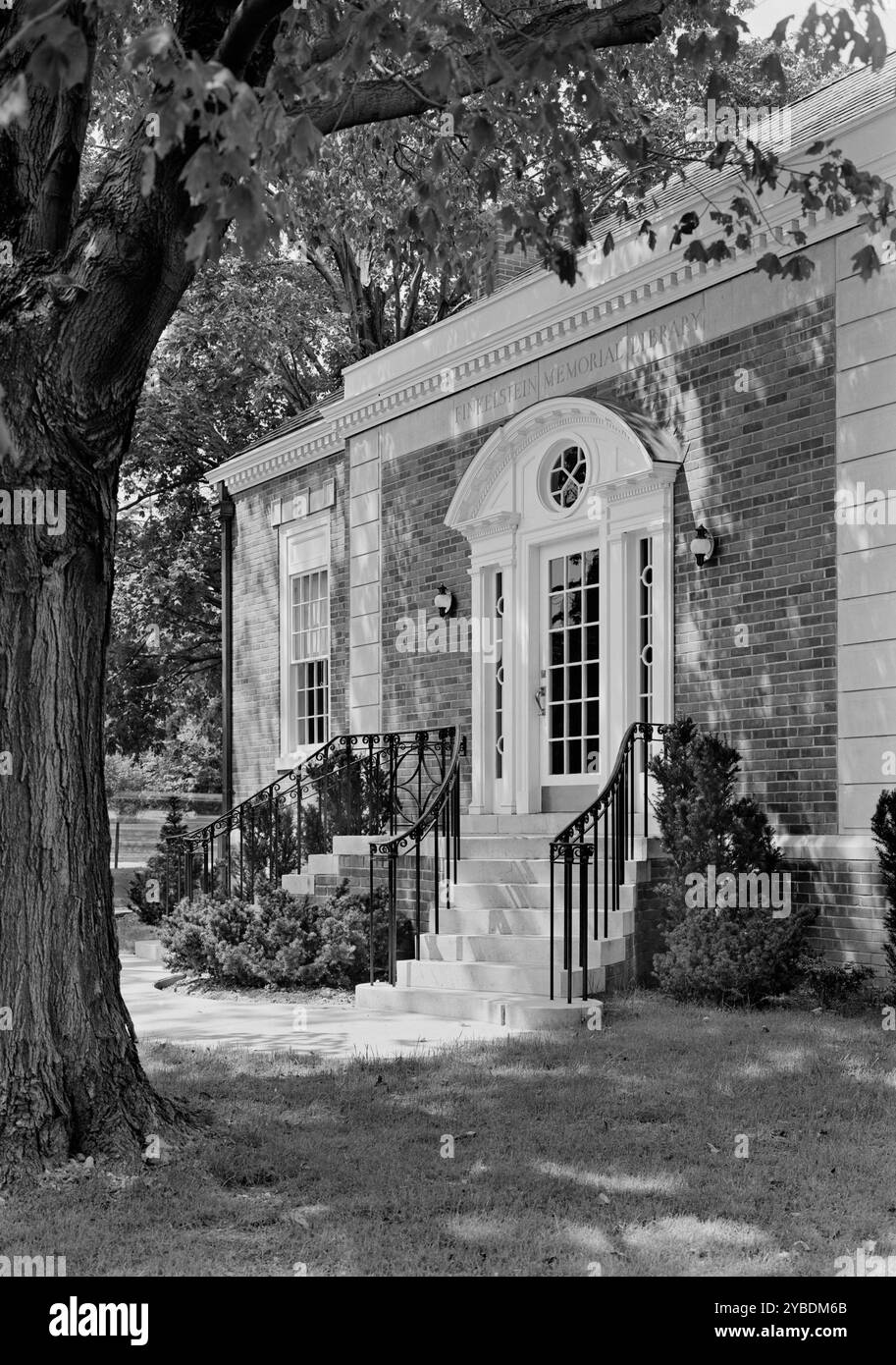 Finkelstein Memorial Library, Spring Valley, New York, 1941 Stock Photo ...
