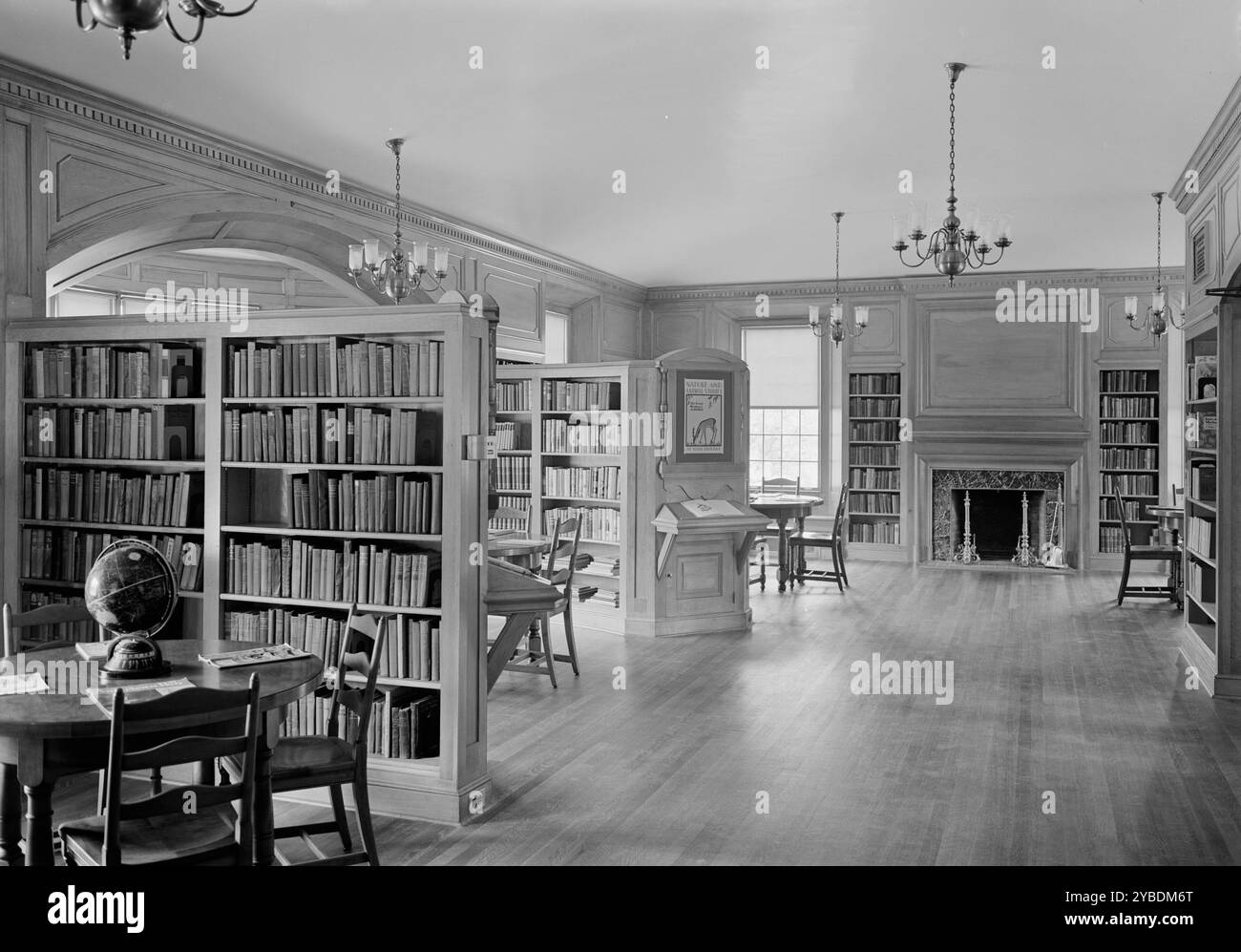 Library of congress books interior Black and White Stock Photos ...