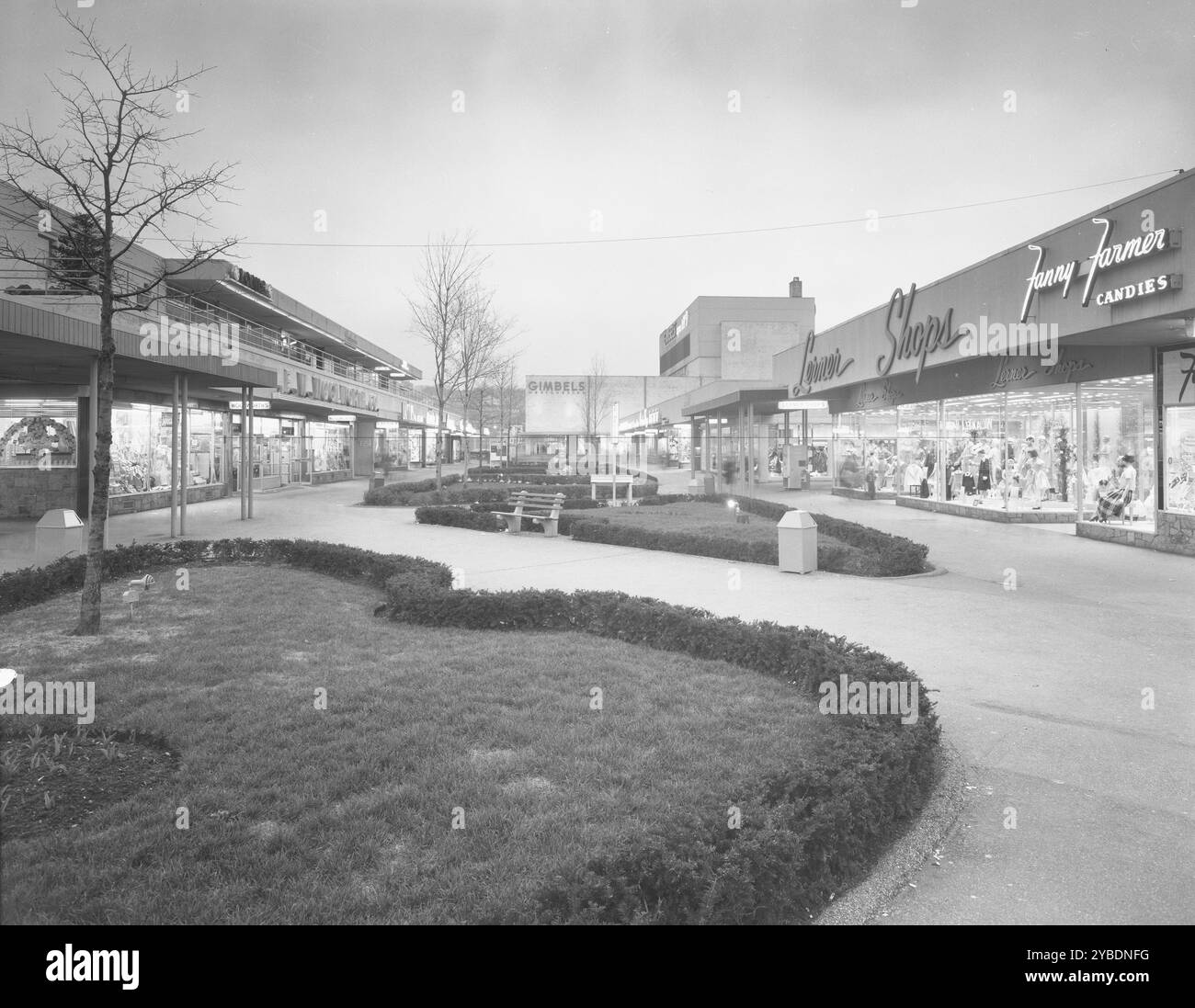 Planning shopping mall Black and White Stock Photos & Images - Alamy
