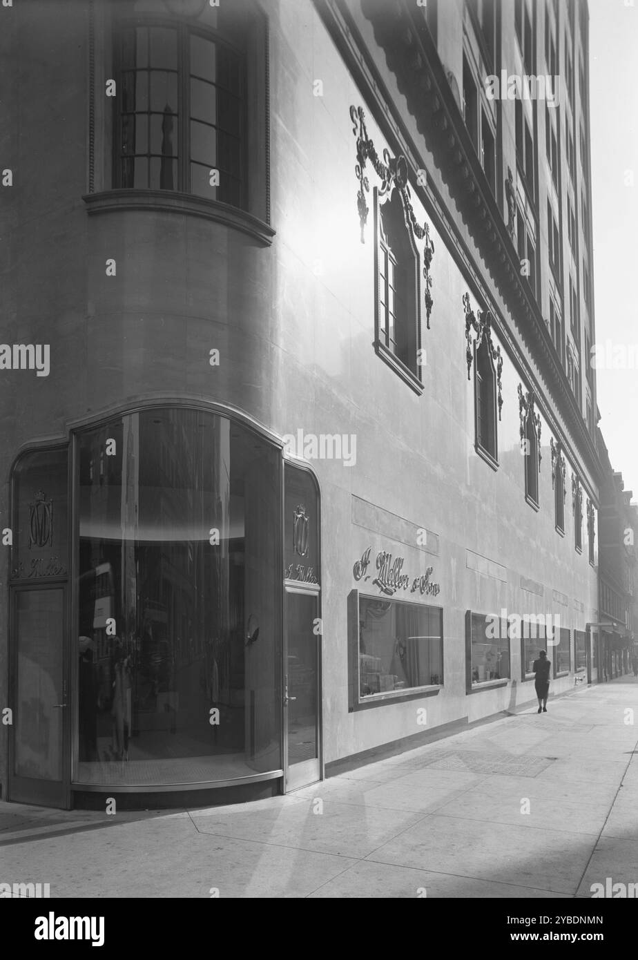 Corner store new york Black and White Stock Photos & Images - Alamy