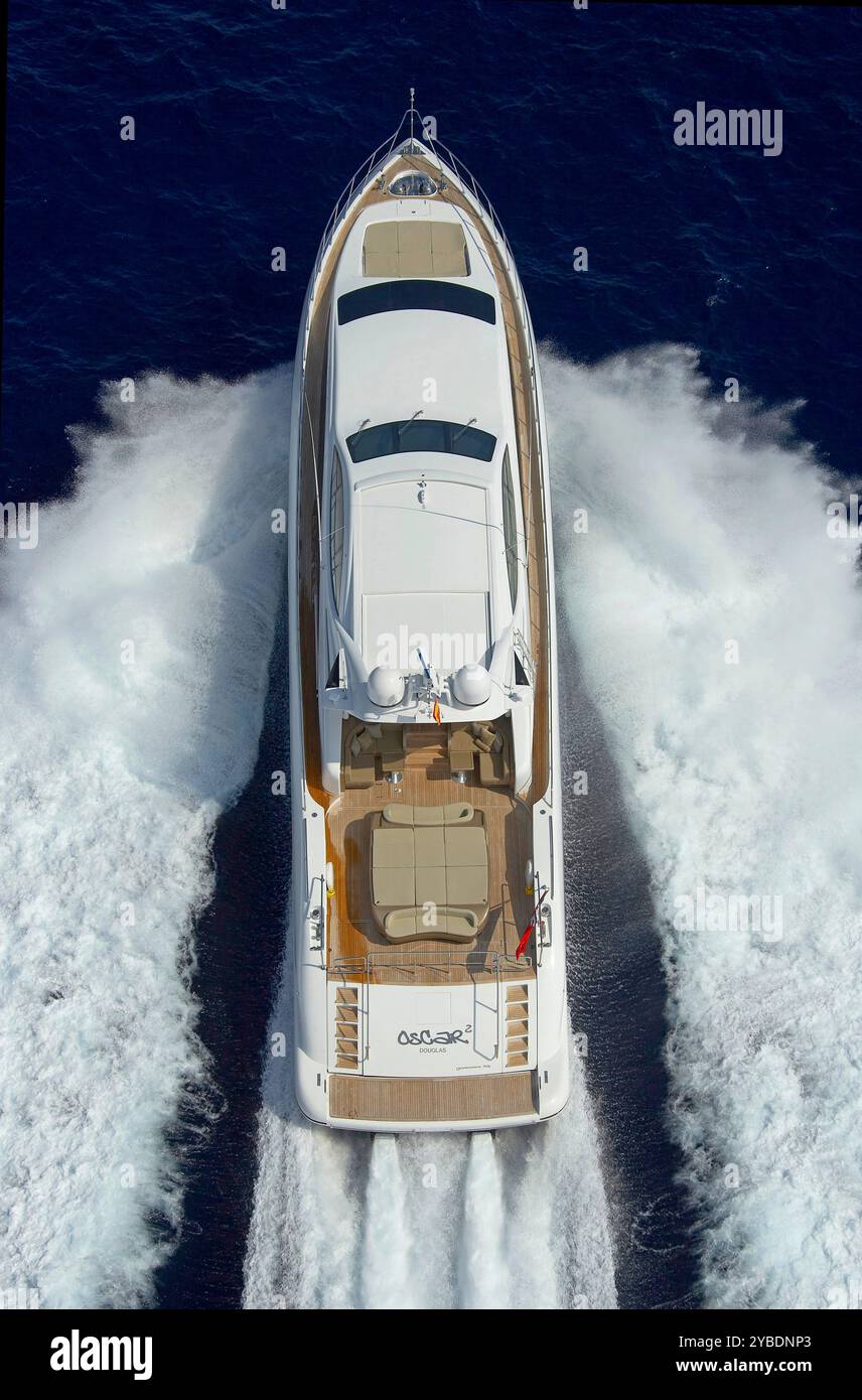 Aerial Helicopter photo of powerboat Mangusta 105, Oscar2 at high speed ...