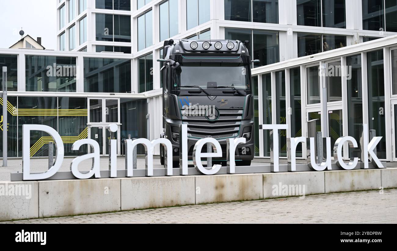 Stuttgart, Germany. 18th Oct, 2024. The Daimler Truck logo is attached ...