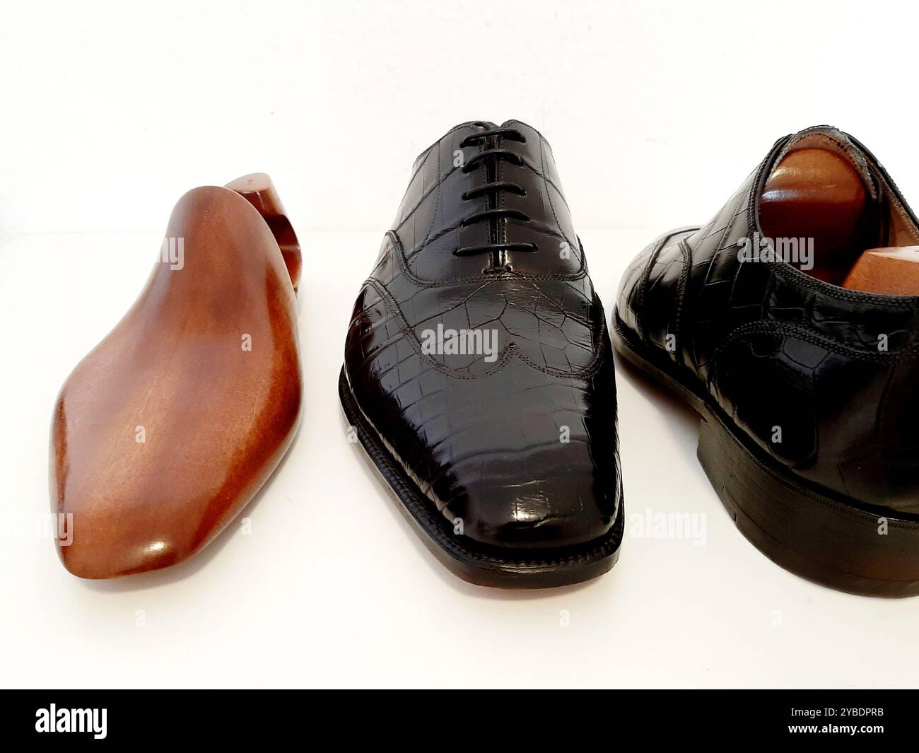 Premium British Handmade Bespoke Black Crocodile Shoes. Nile crocodile ...