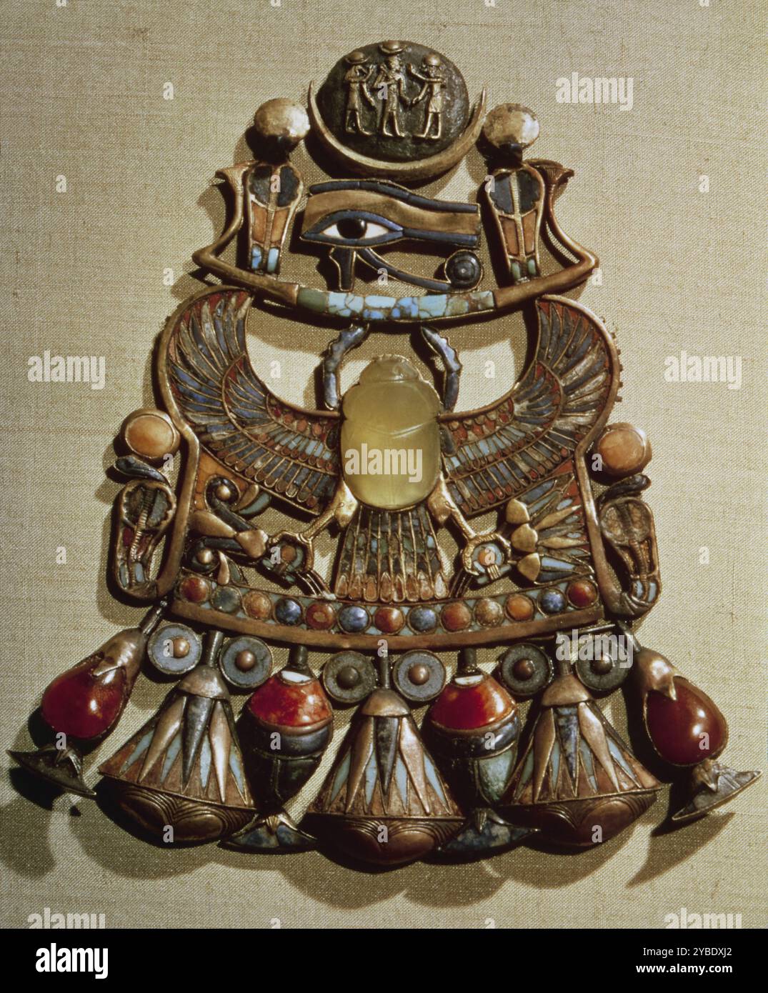 Winged Scarab Pendant of Tutankhamun, 1332-1322 BC. Tutankhamun's ...