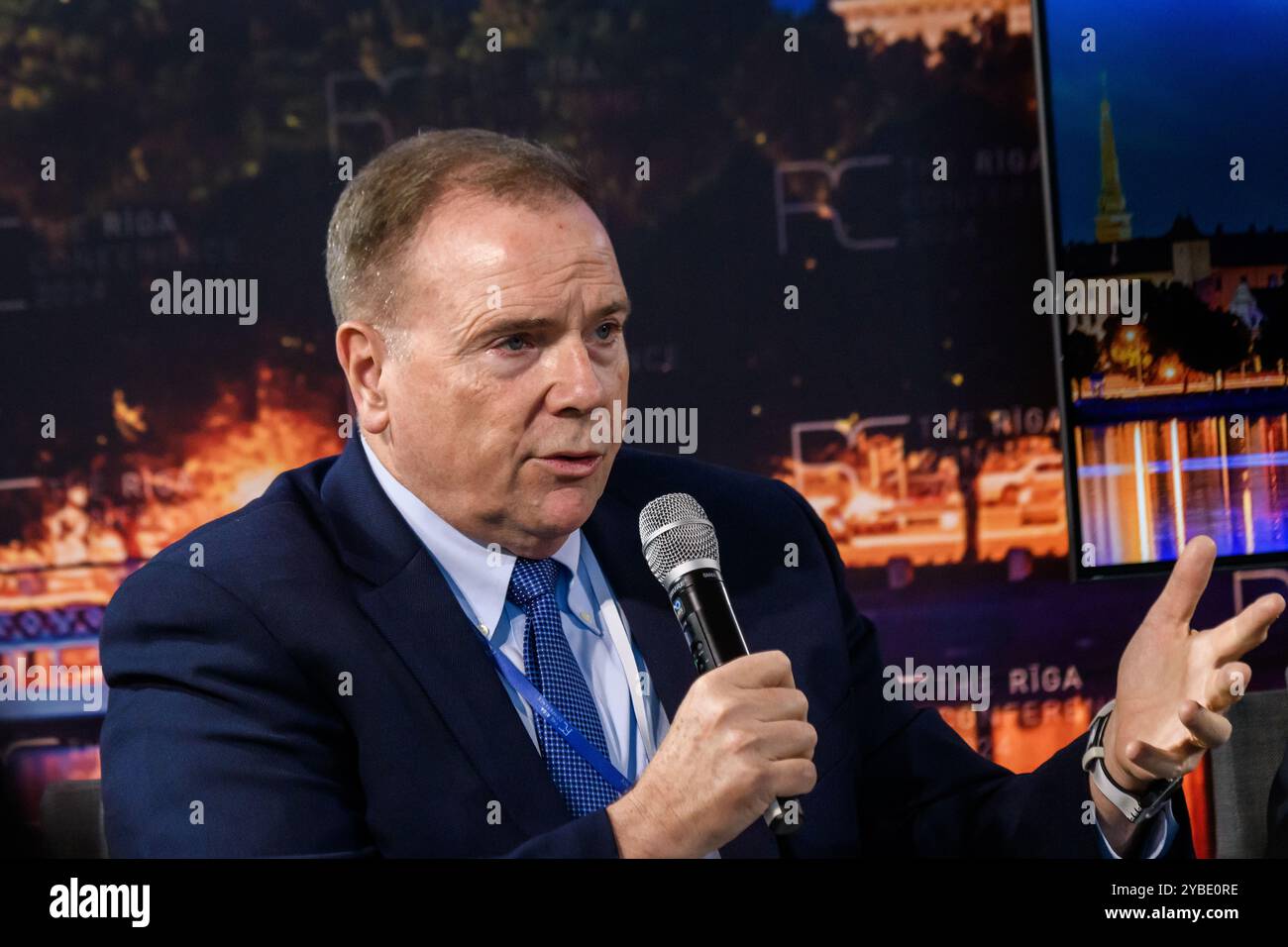 Frederick benjamin ben hodges iii hi-res stock photography and images - Alamy