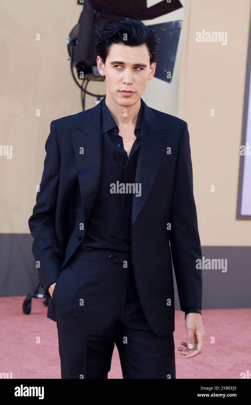 Austin Butler at the Los Angeles premiere of 'Once Upon a Time In ...