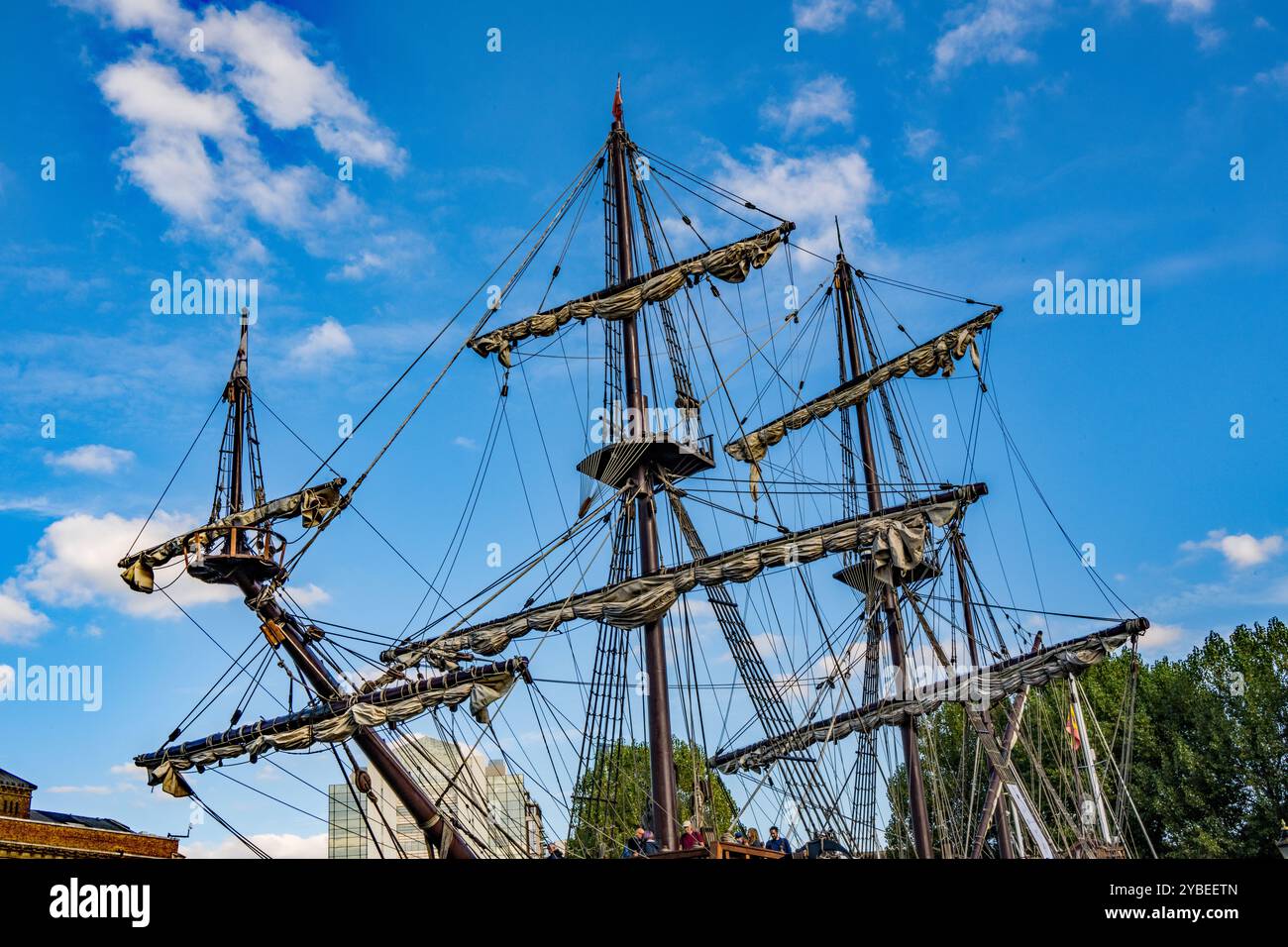 Rigging of the Spanish Galleon 'Andulcia'.St Katherines Dock, London ...