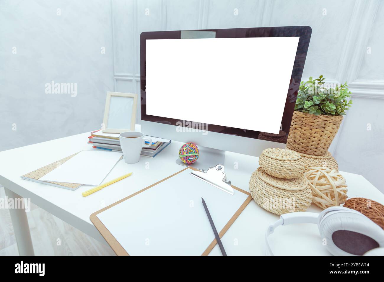 working table with computer Stock Photo - Alamy