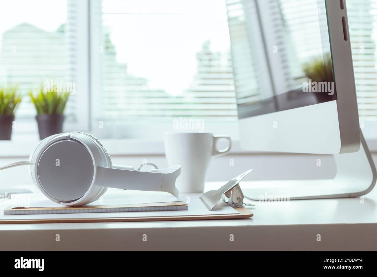 working table with computer Stock Photo - Alamy
