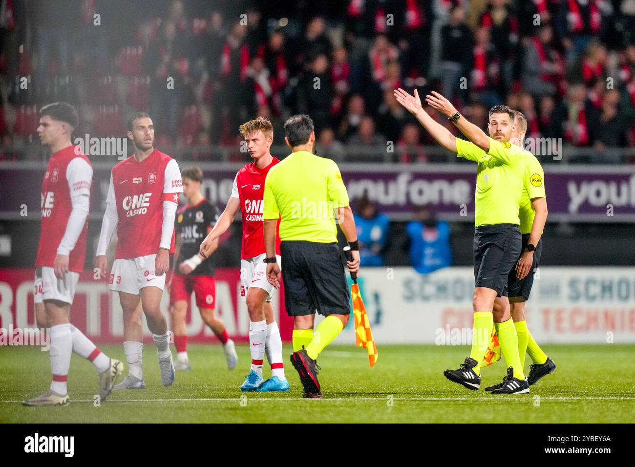 Rotterdam, Netherlands. 18th Oct, 2024. ROTTERDAM, 18-10-2024, Van ...