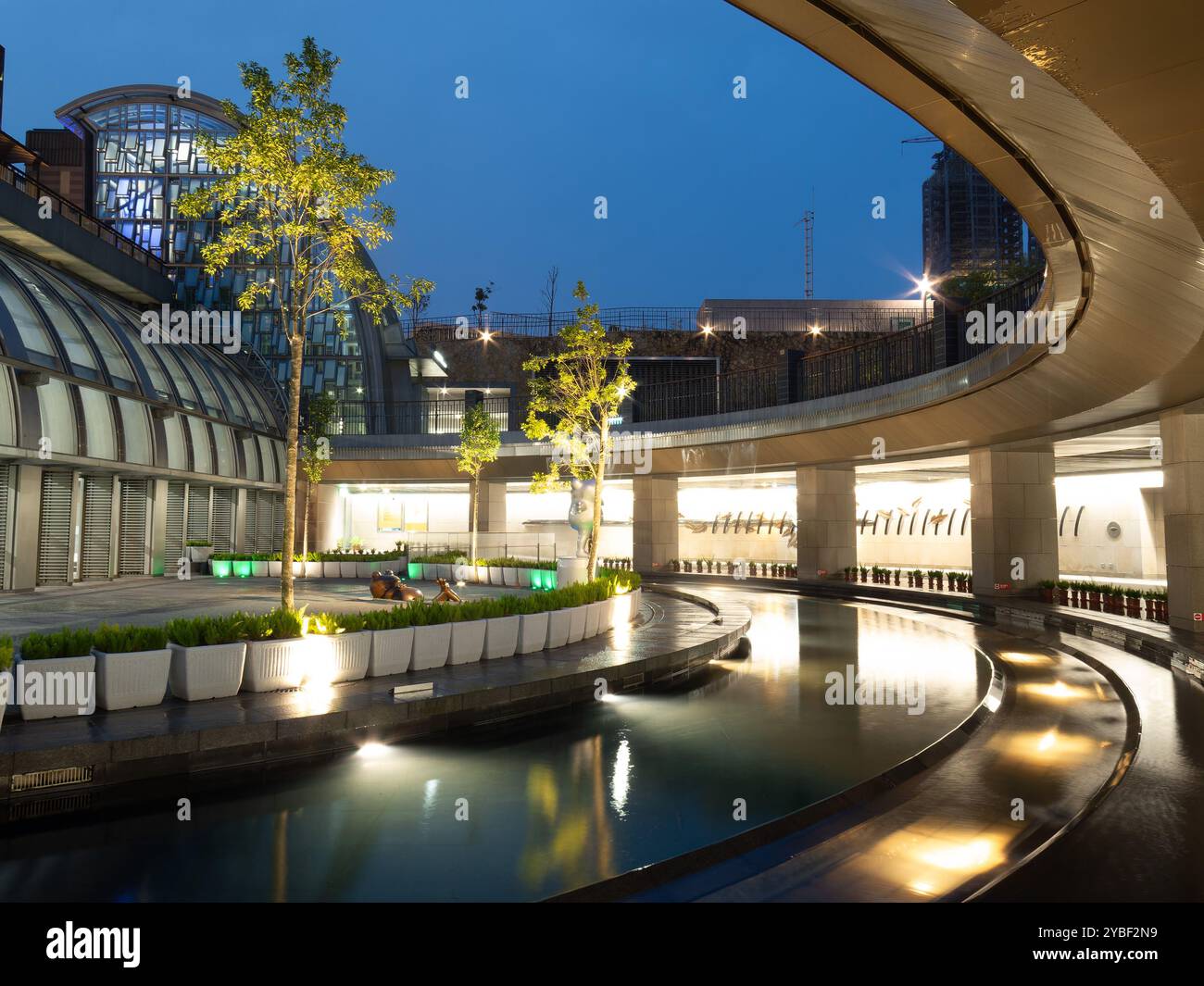 Twilight view of the Daan Park subway station at Taipei, Taiwan Stock ...