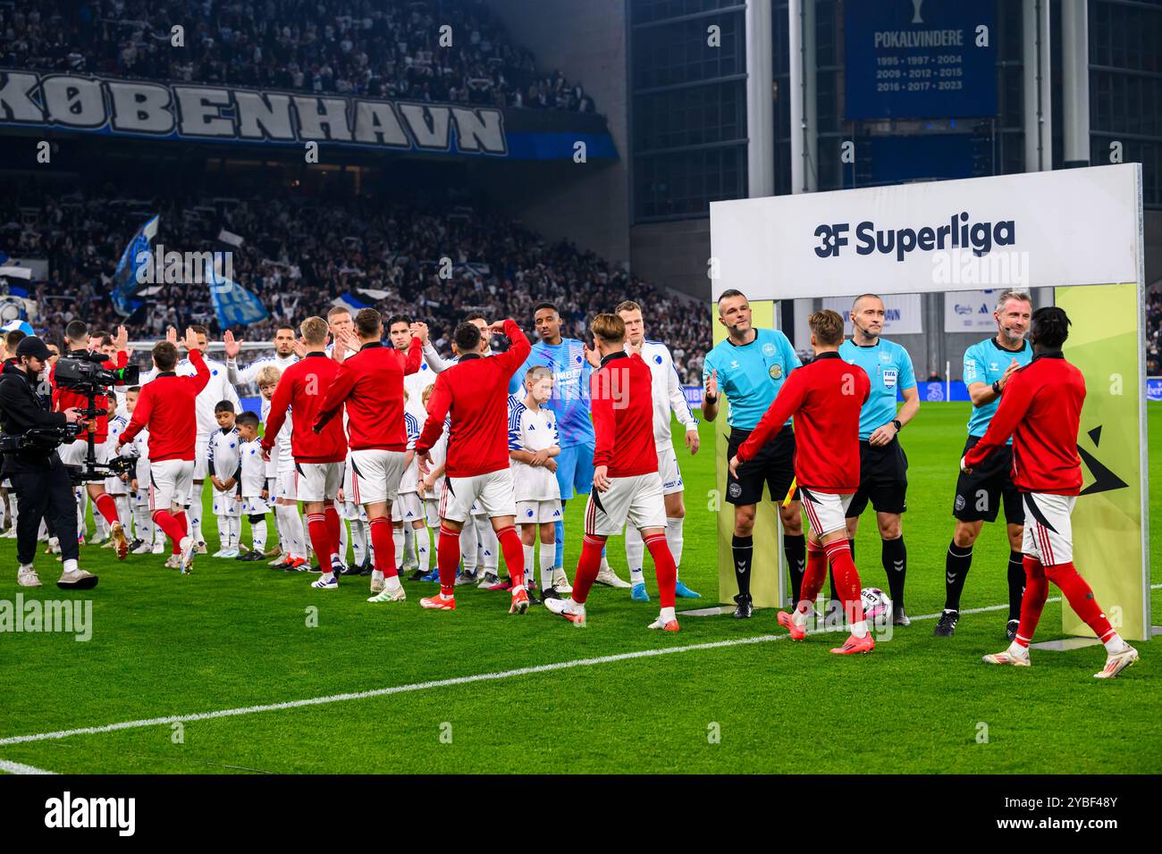 Copenhagen, Denmark. 18 October, 2024. Pictured left to right, Starting ...