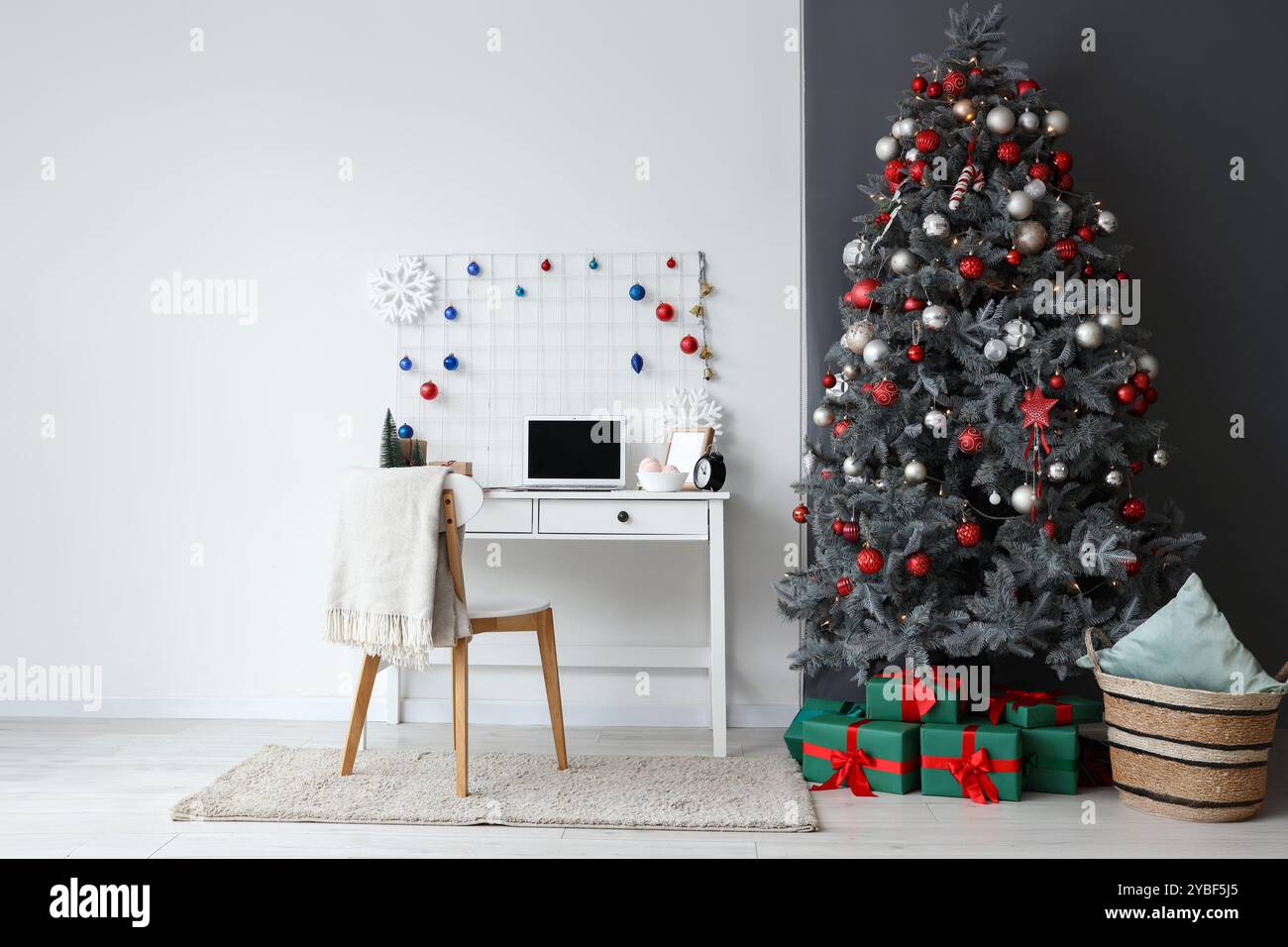Interior of office with workplace, presents and Christmas tree Stock ...