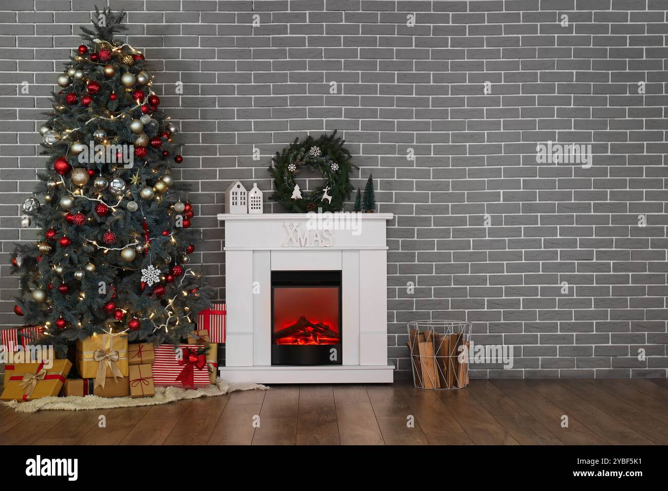 Interior of living room with fireplace and Christmas tree Stock Photo ...