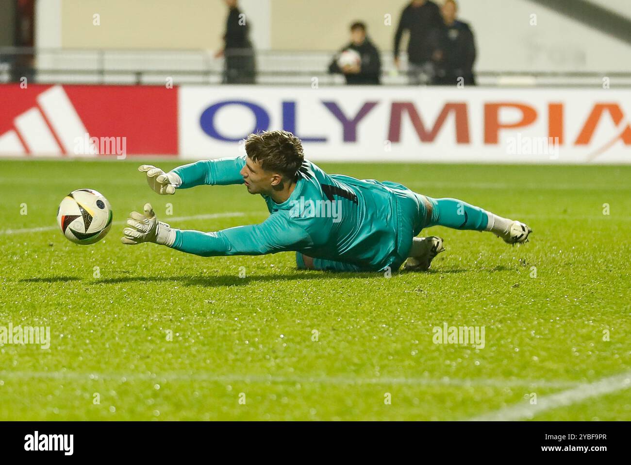 Tom de graaff goalkeeper of j fc utrecht hi-res stock photography and ...